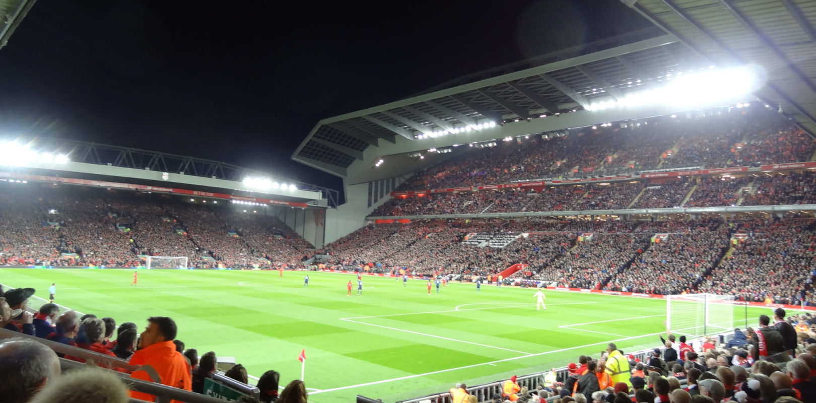 Liverpool – Manchester United: Ma première à Anfield – Au stade